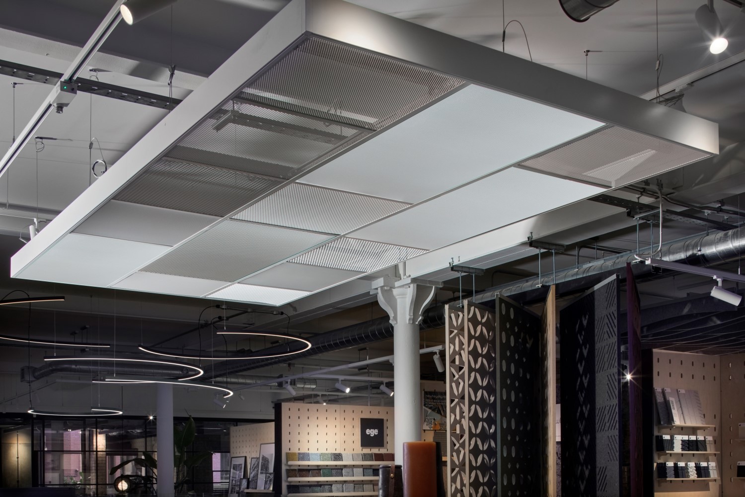 Material Selection Logic Behind Aluminum Mesh Ceilings in High ...