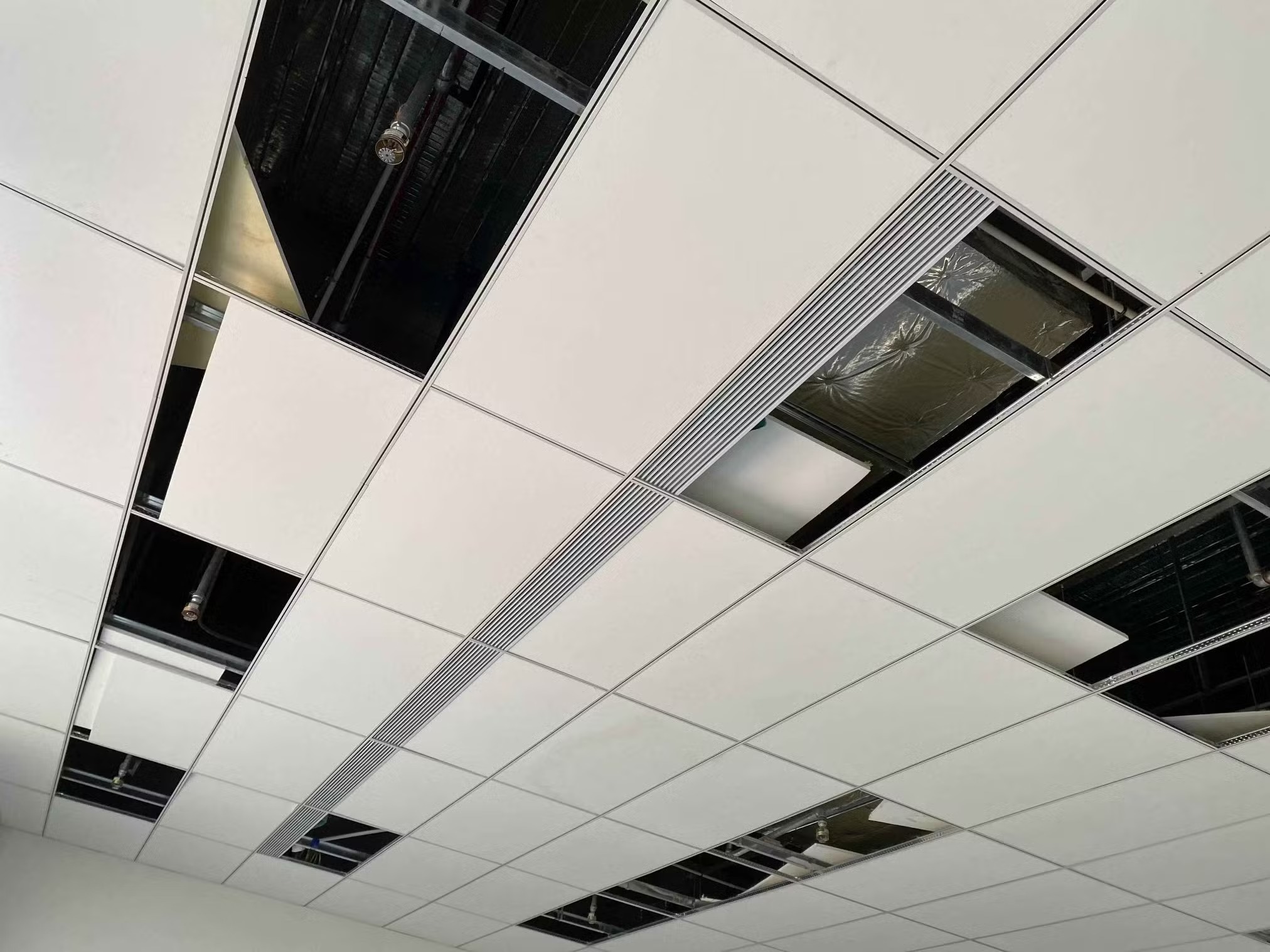 T Bar Ceiling Installation Vs Gypsum Board Ceilings