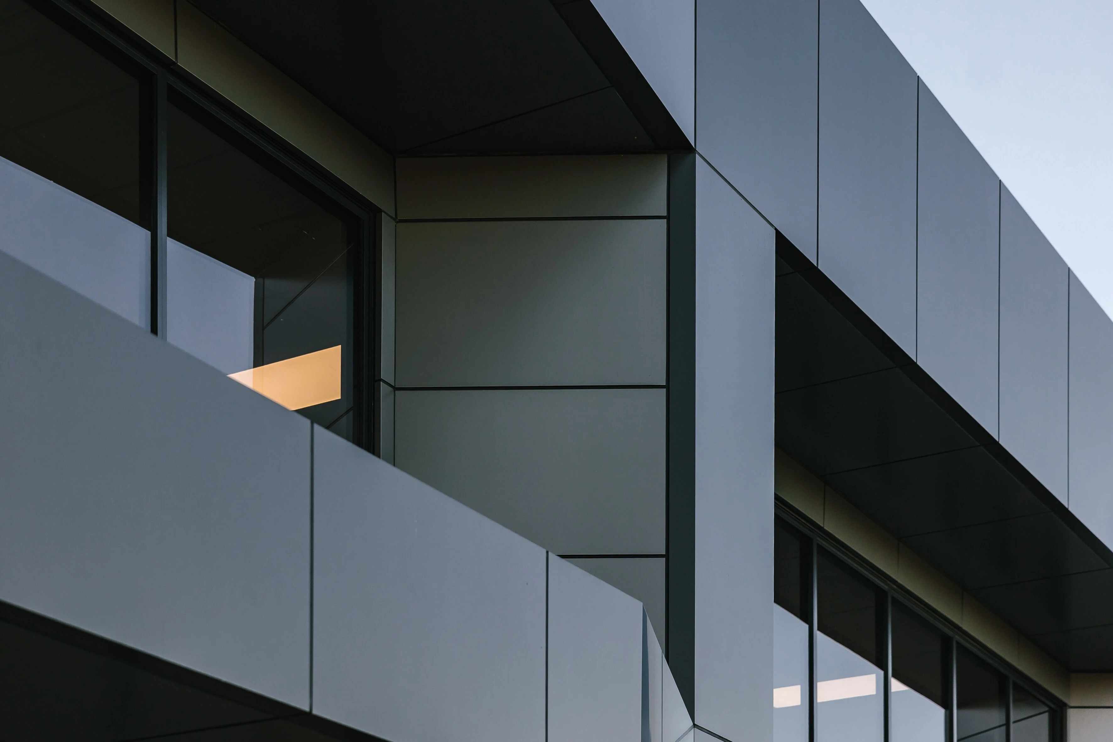 Aluminum Vs Composite Exterior Facade Panels: a Comprehensive Comparison
