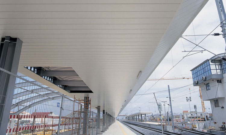 The Benefits of Exterior Ceiling Panels in Large Scale Constructions ...