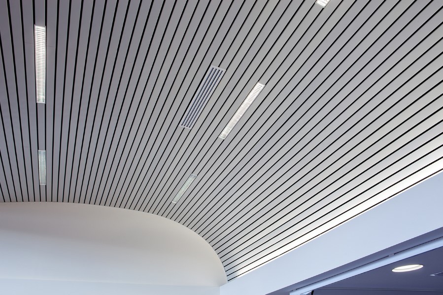 8 Unique Slat Wall Ceiling Round Design Ideas for Commercial Spaces