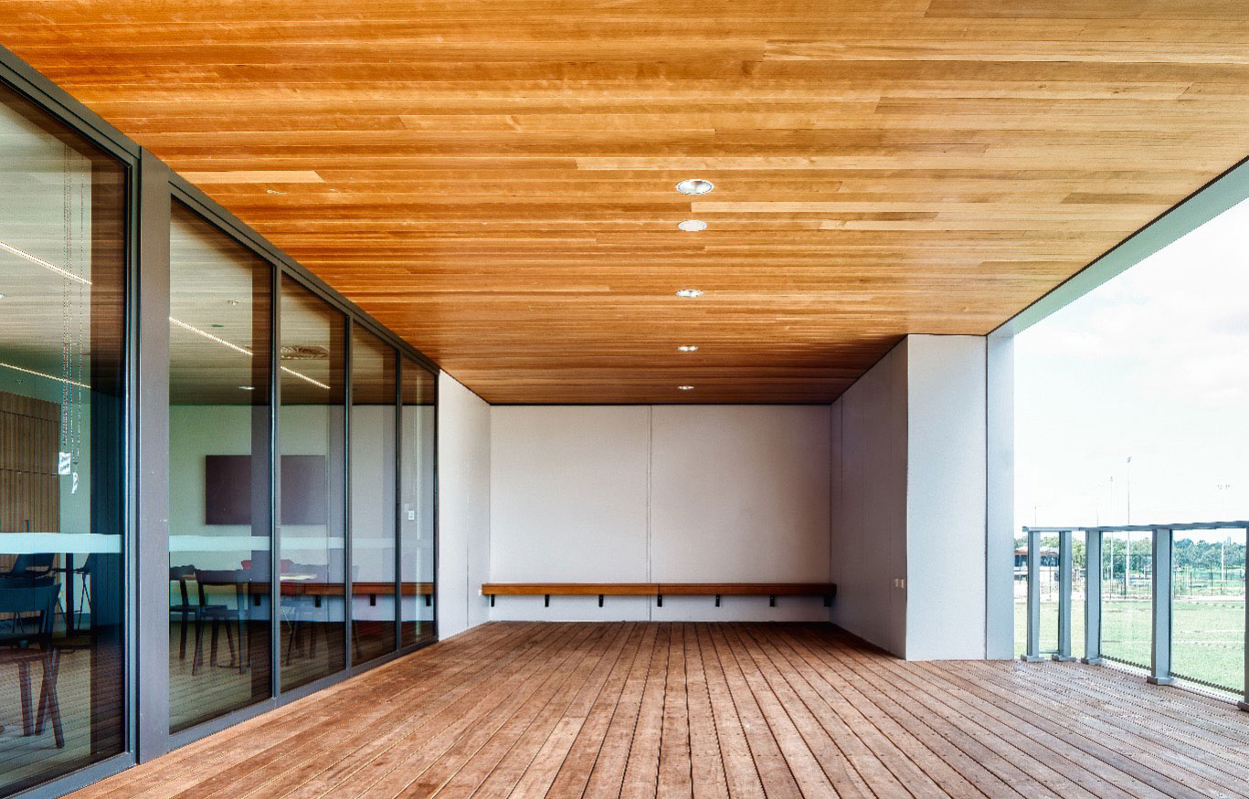 Outdoor Ceilings Vs Traditional Materials: a Comparison Guide