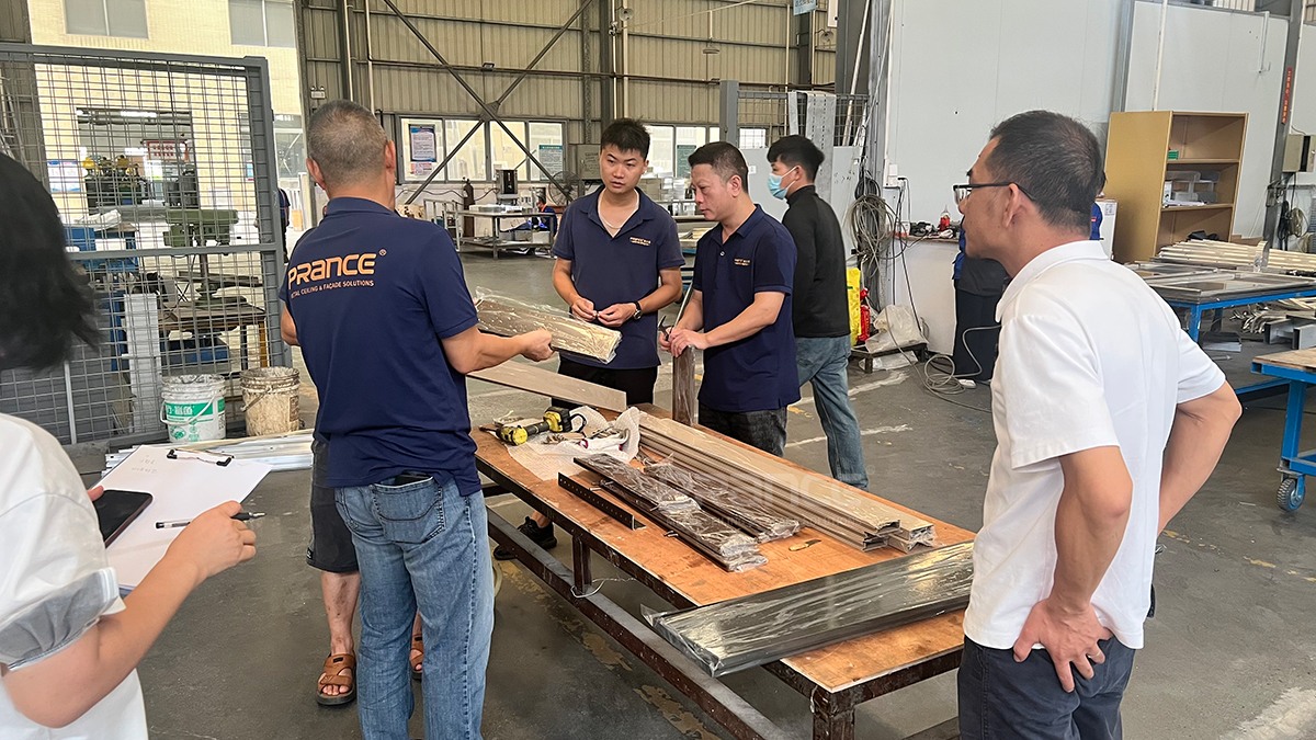 Hong Kong International Airport Terminal 1 Profile Baffle Ceiling ...