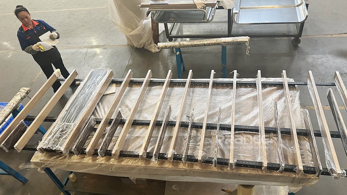 Hong Kong International Airport Terminal 1 Profile Baffle Ceiling ...