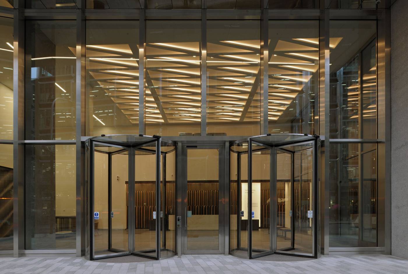 What Transportation and Installation Advantages Does a Unitized Curtain ...