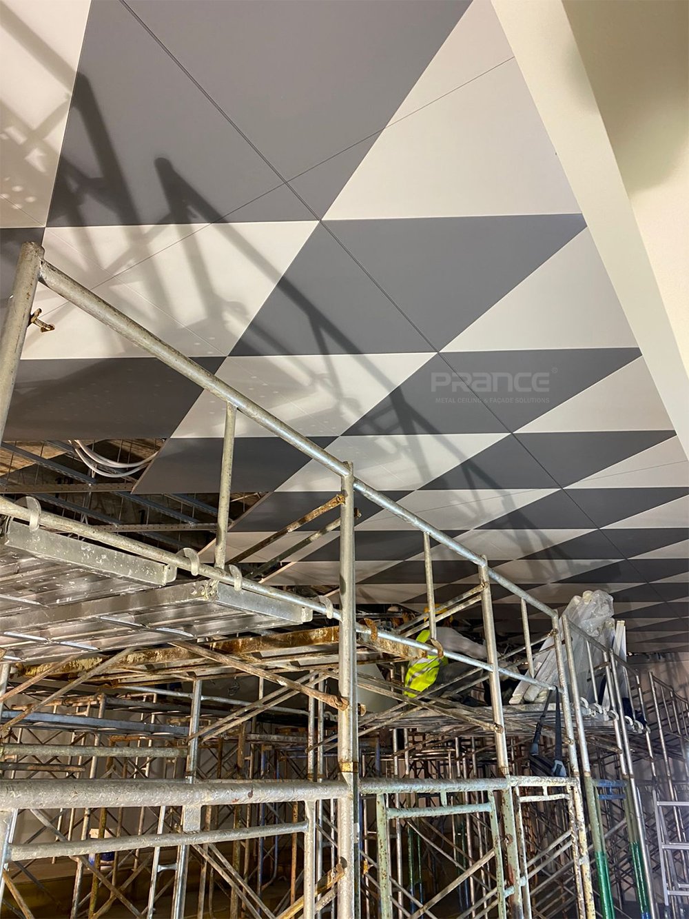 Proyecto de techo triangular de aluminio para salón de banquetes de ...