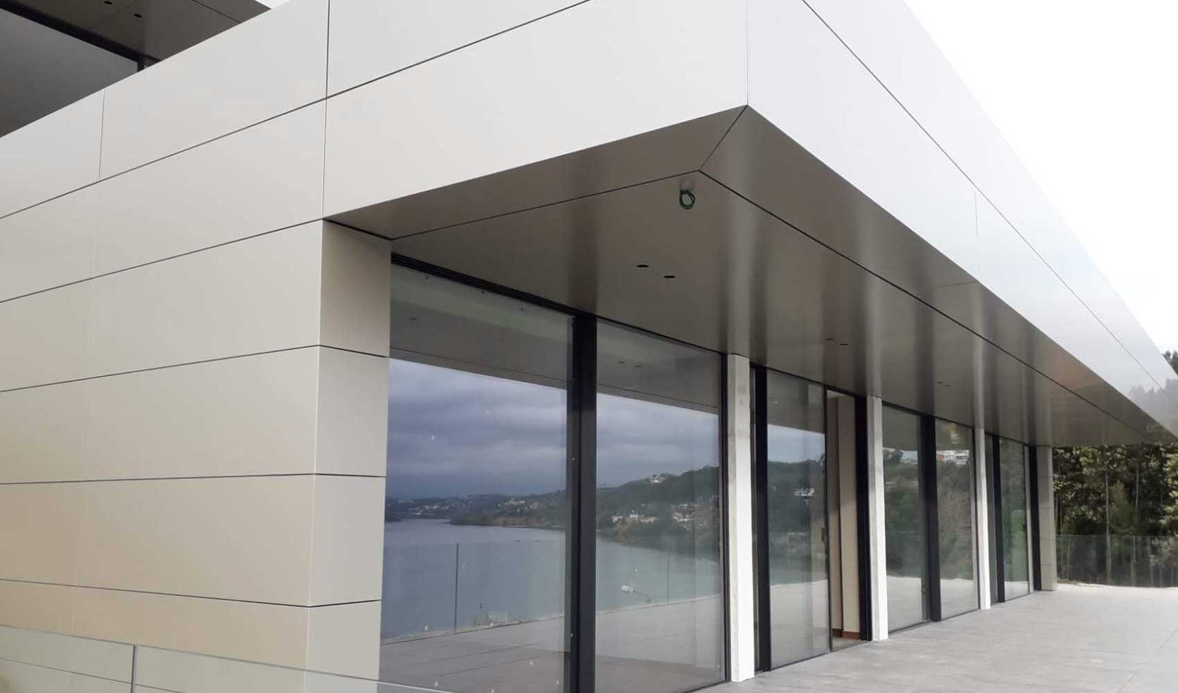 Composite Wall Vs Traditional Walls: Which Wins?