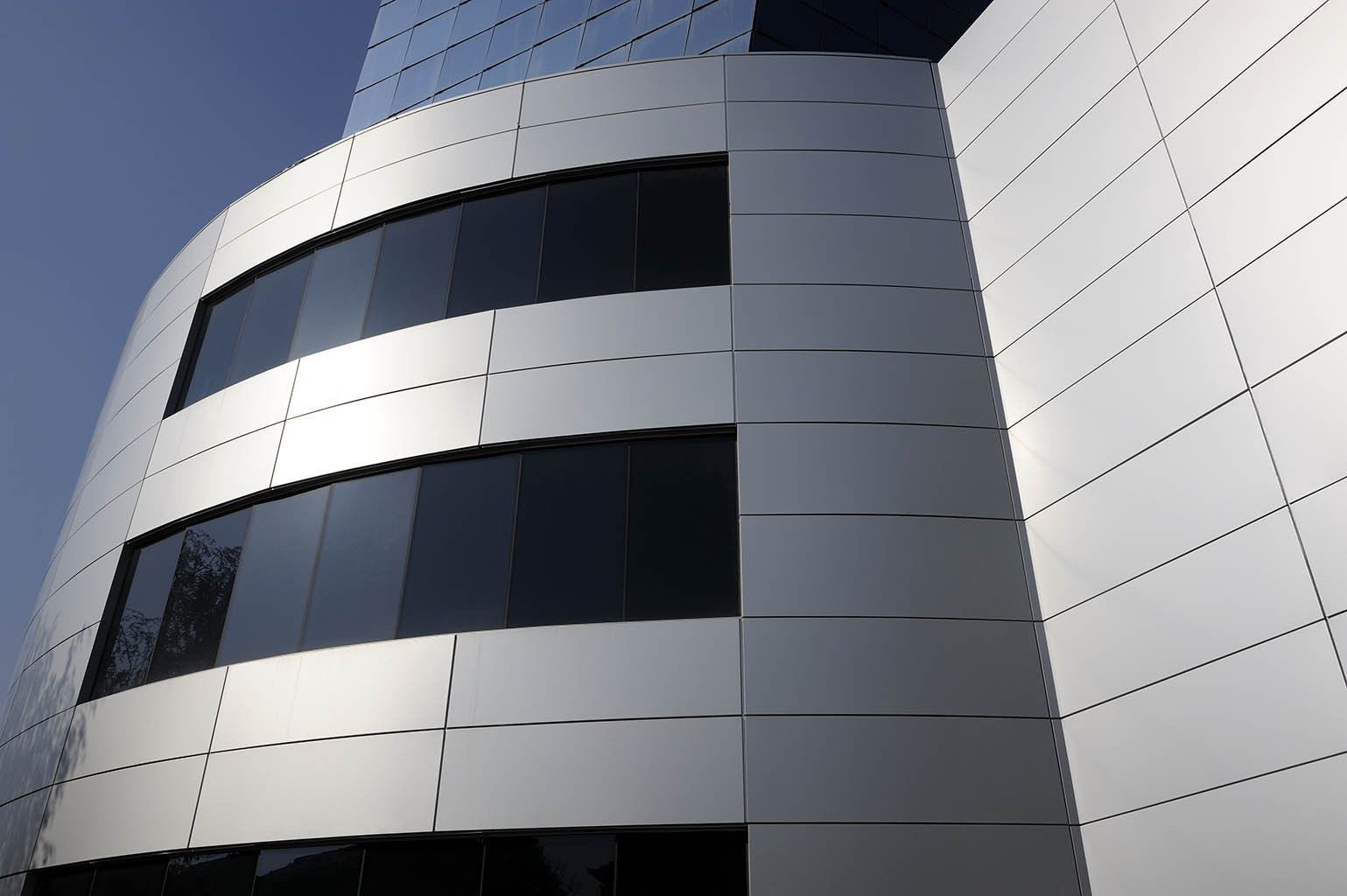 Composite Panel Wall Vs Traditional Walls: Which to Choose?