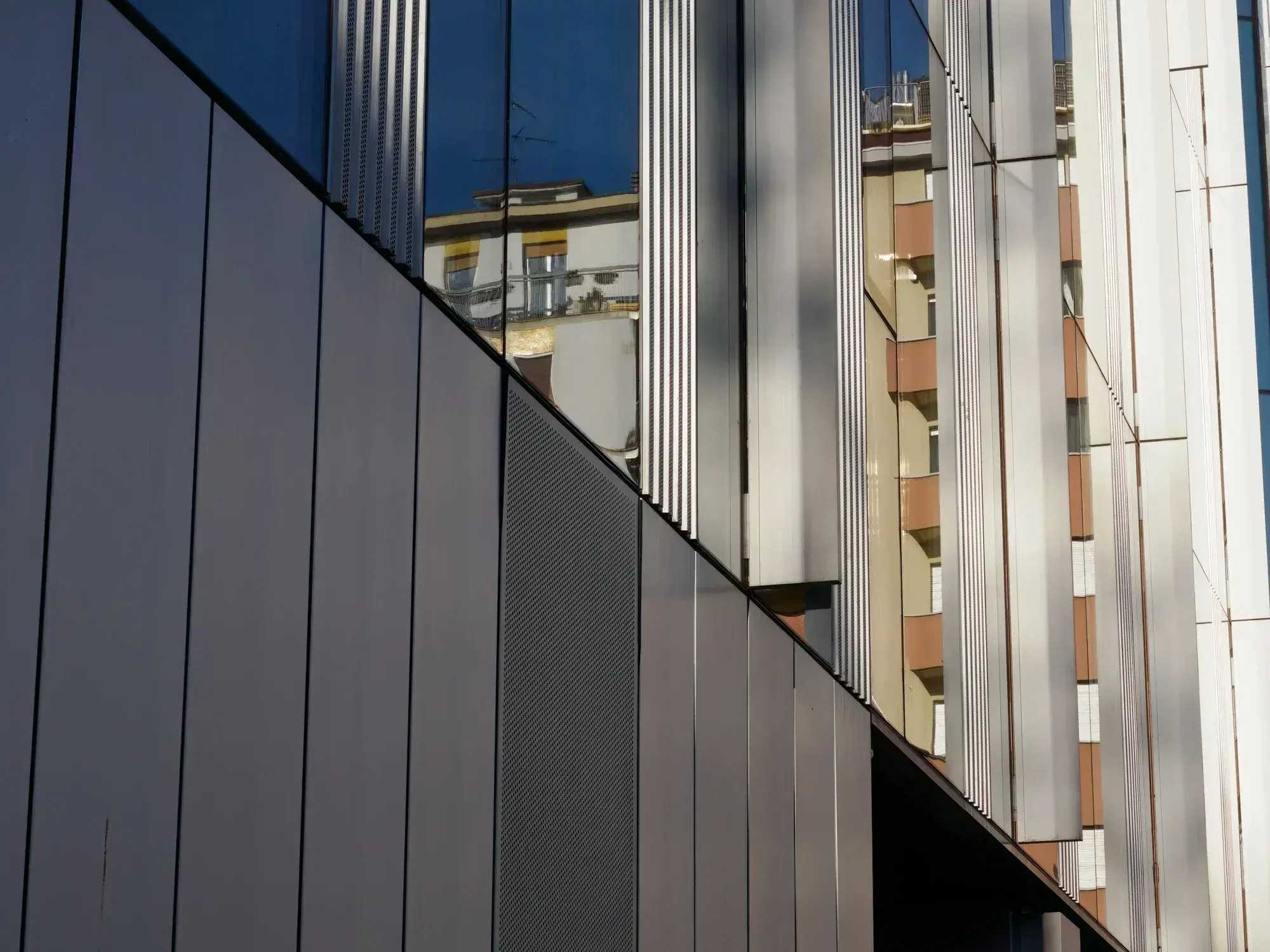 How to Import Aluminum Wall Panels From China – Buyer’s Guide