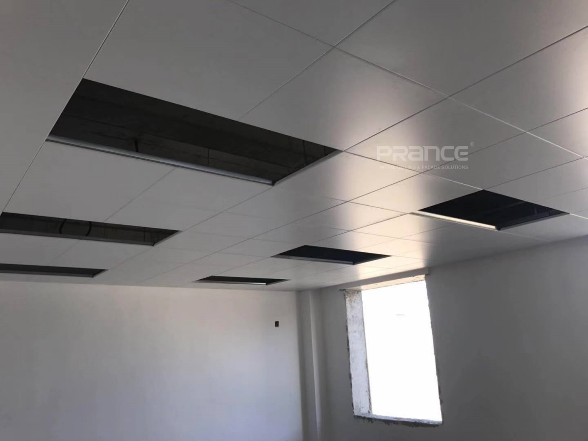 Proyecto de revestimiento metálico de techos y paredes en la central ...